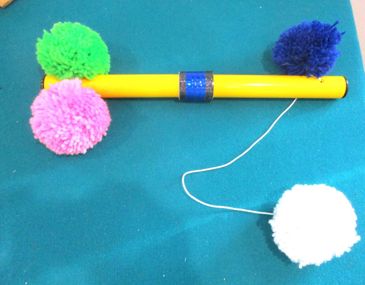 Pom Pom Pole DELUXE FAB ,14" JUMBO